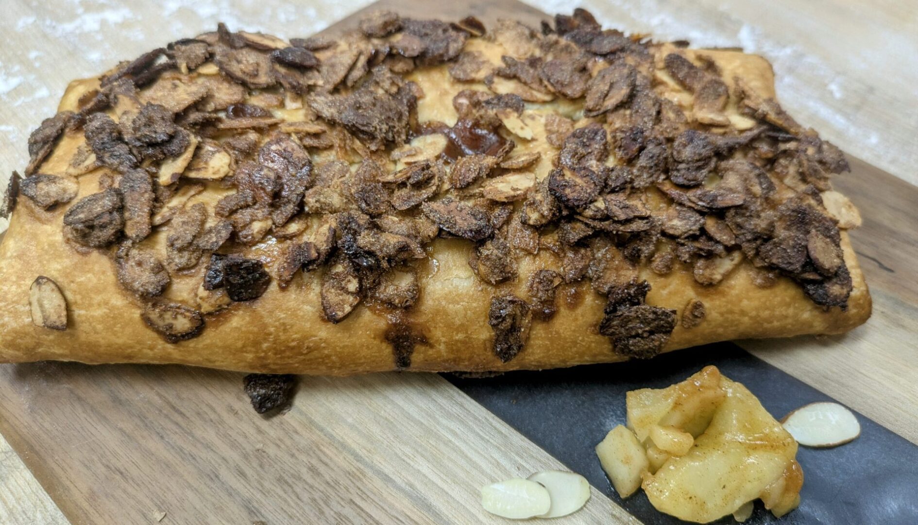 Strudel – 4 Varieties | Dutch Delicious Bakery
